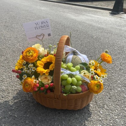 Fruit Basket | SK FLORAL | Best Quality Flowers Delivered | Beautiful ...