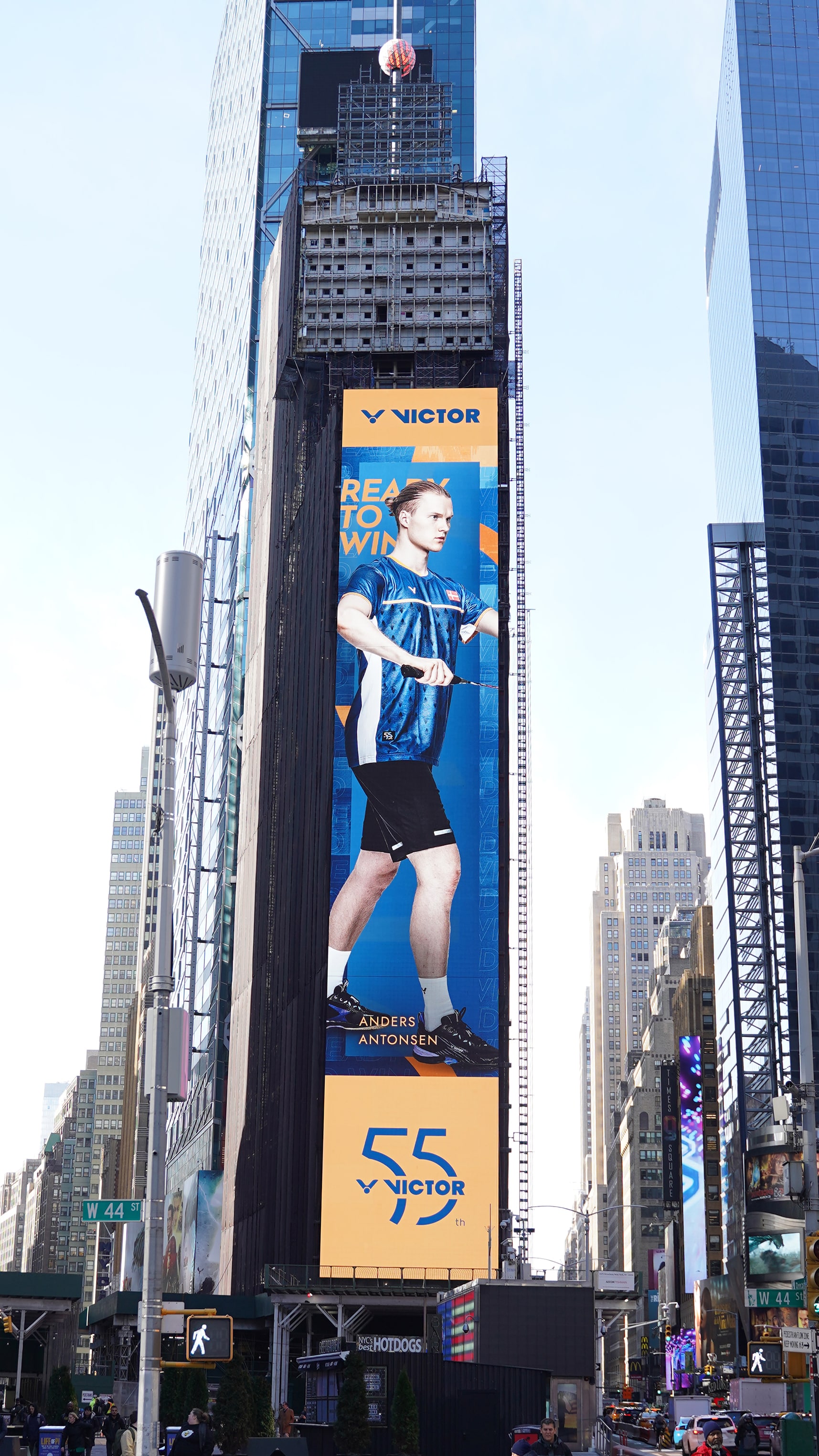 NEWS: TEAM VICTOR LIGHTS UP TIMES SQUARE BILLBOARD | VICTOR SPORT MALAYSIA